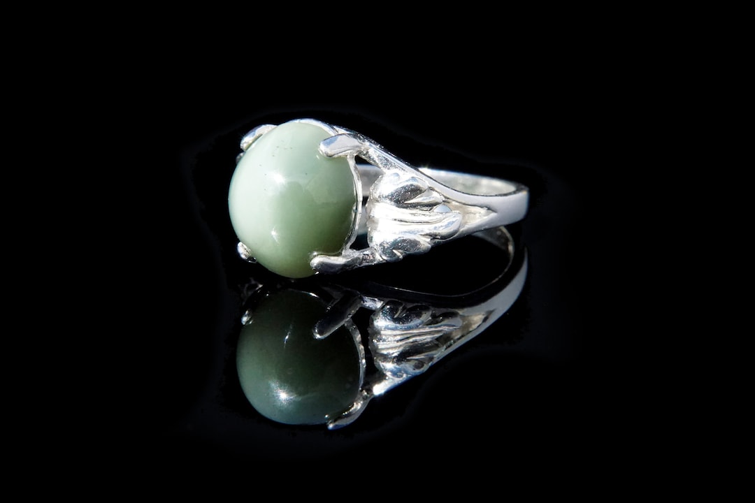 Cat's Eye Jade Ring | Rare Natural Stone | Chatoyant Nephrite ...