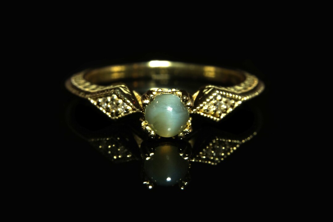 Blue Cat's Eye Jade 18K Gold Ring | Rare Natural Stone | Chatoyant ...
