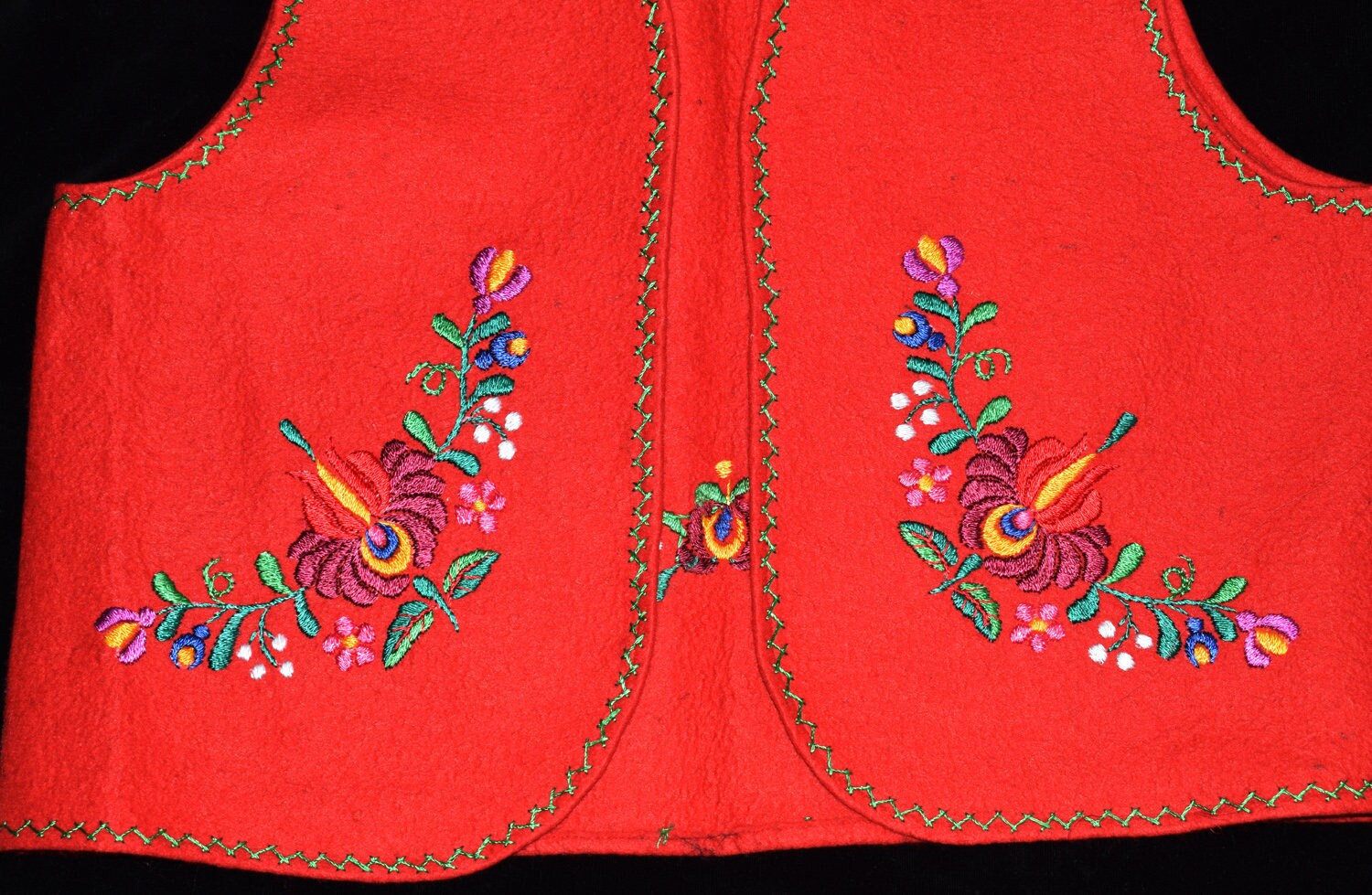 New Red Hungarian Hand Embroidered Matyo Floral Felt Vest Size EU 40 ...