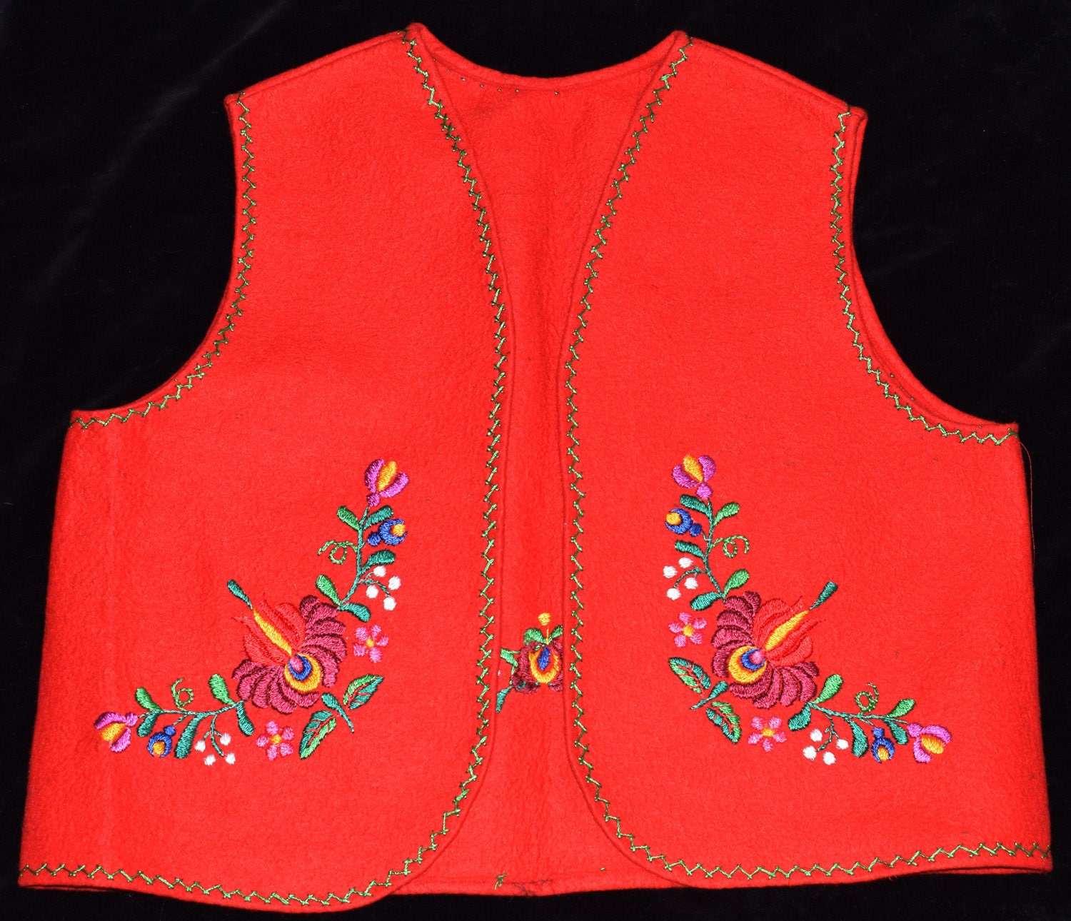 New Red Hungarian Hand Embroidered Matyo Floral Felt Vest Size EU 40 ...