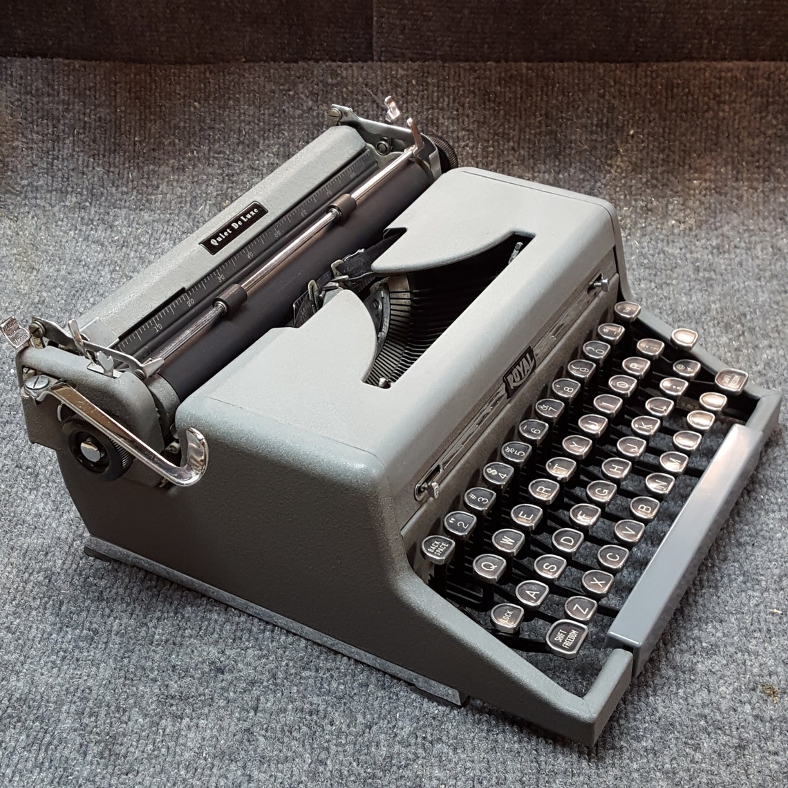 FREE SHIPPING 1950 Royal Quiet Deluxe Portable Typewriter Good - Etsy