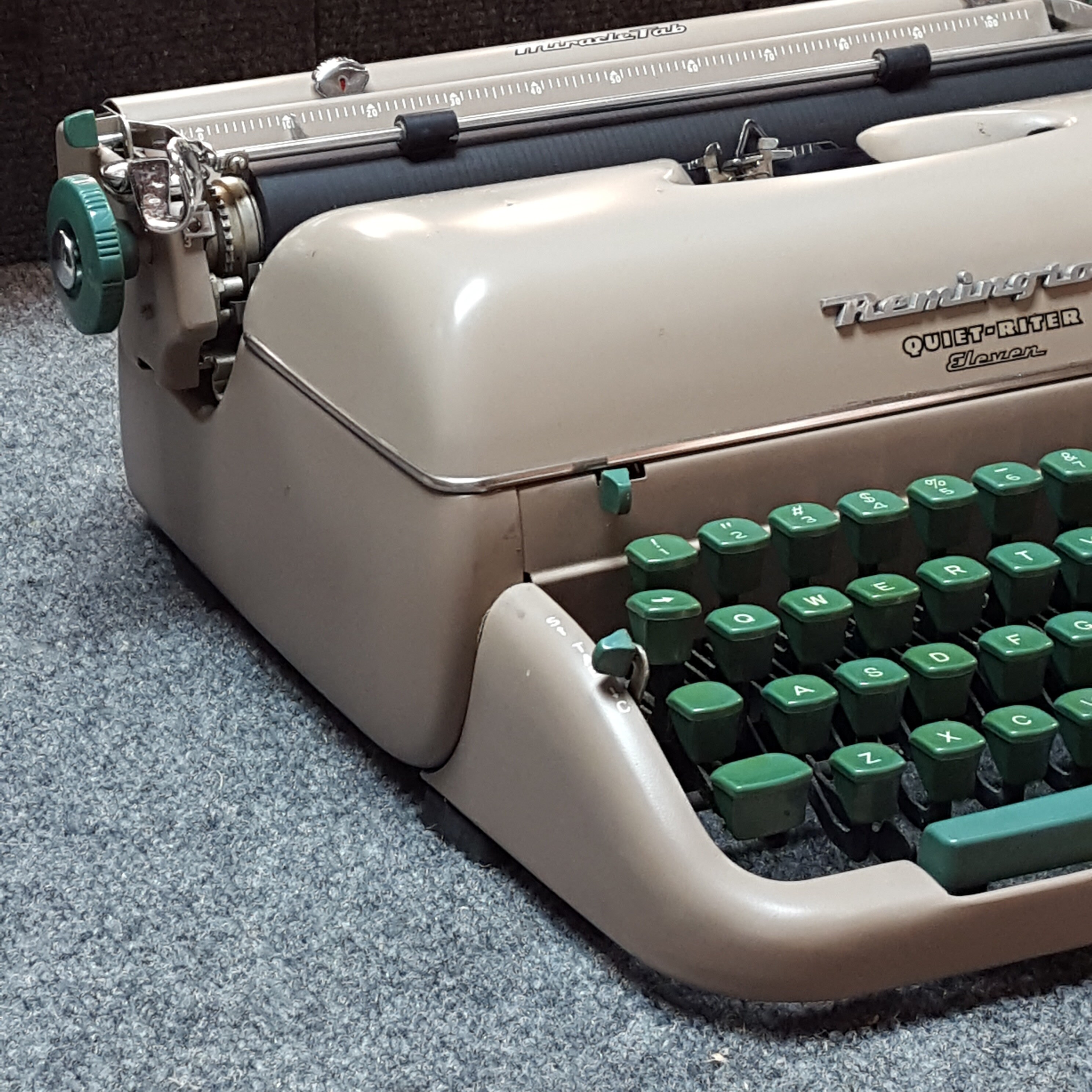 FREE SHIPPING 1958 Remington Quiet-riter Eleven Portable - Etsy