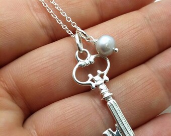 Old key necklace | Etsy