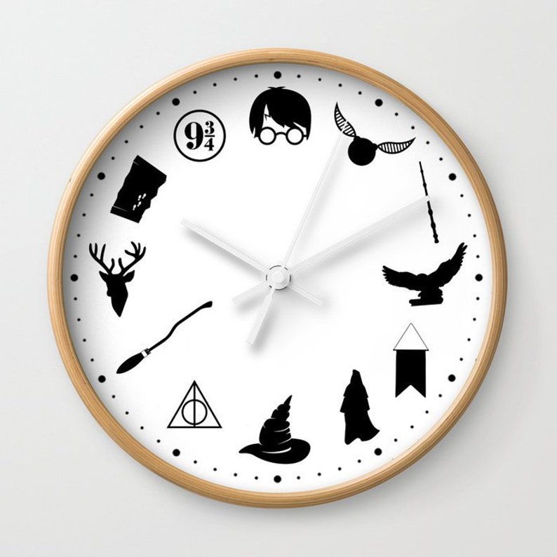 Harry Potter Clock Harry Potter Black White Wall Clock Hogwarts Wall ...