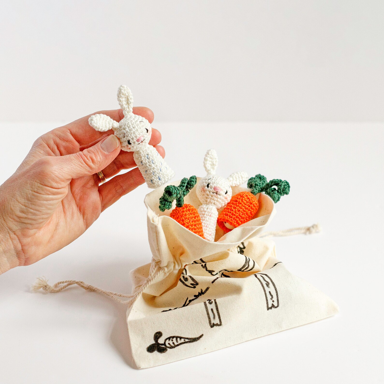 Tic Tac Toe and Finger Puppets Crochet Bunny and Carrot • Bunny and ...
