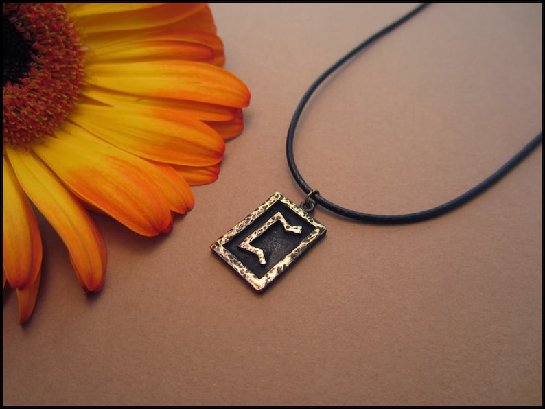 Viking Perthro Rune Pendant - Woman - Etsy