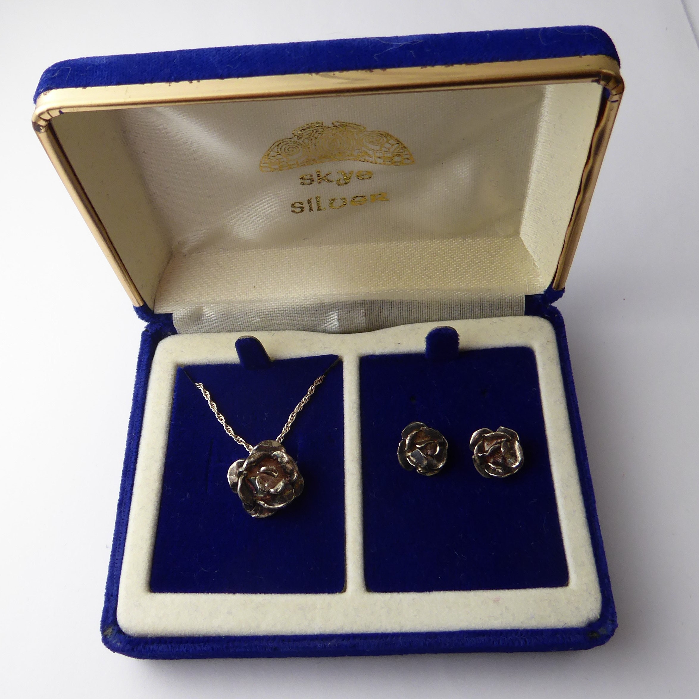 Vintage Sterling Silver Skye Silver Jacobite Rose Necklace & Earrings Set