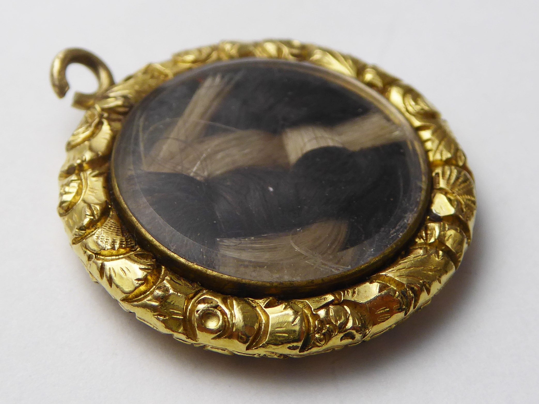 Antique Victorian 15ct Gold Mourning Sentimental Hair Locket