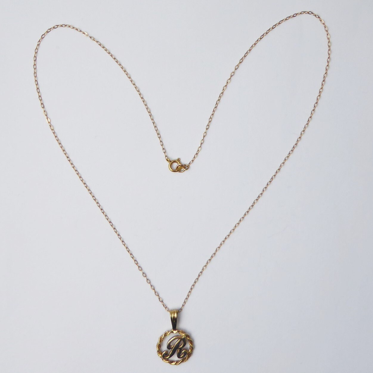 Vintage 9ct Yellow Gold Initial Letter R Pendant Necklace