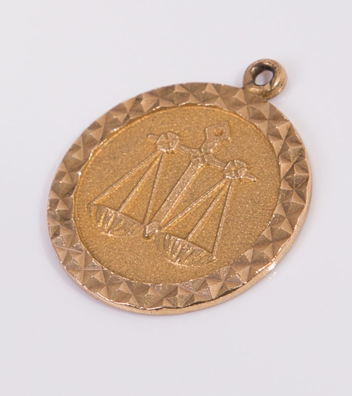 Vintage C1960s 9ct Yellow Gold Libra Scales Charm