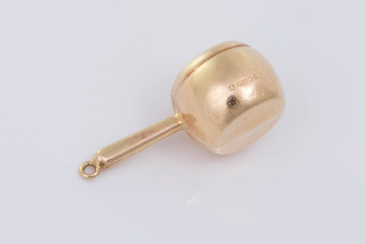 Vintage 1976 9ct Yellow Gold Saucepan or Welsh Cooking Pot Charm