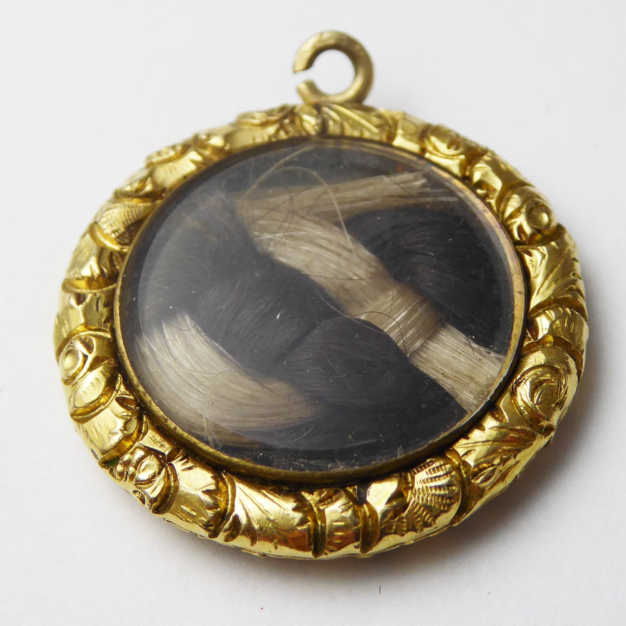 Antique Victorian 15ct Gold Mourning Sentimental Hair Locket