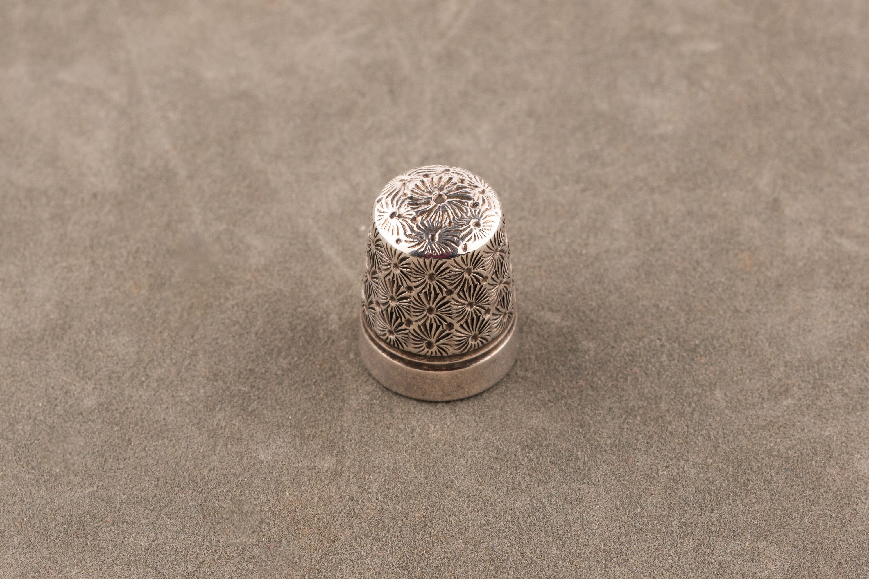 Antique Art Deco Sterling Silver Charles Horner Dorcas 6 Thimble