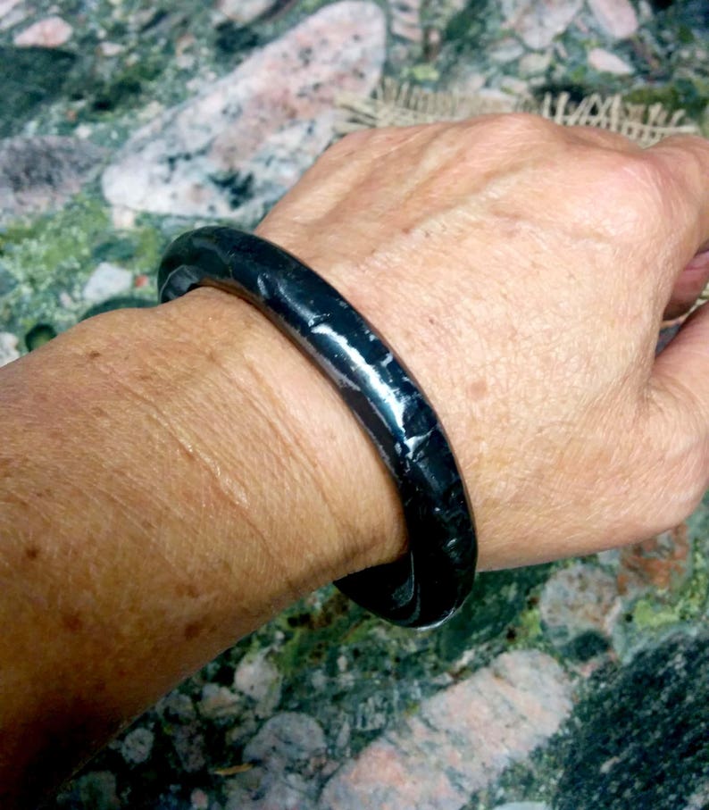 Hammered Iron Bracelet. 10 Mm Thickness. Brushed Burnt Black. - Etsy