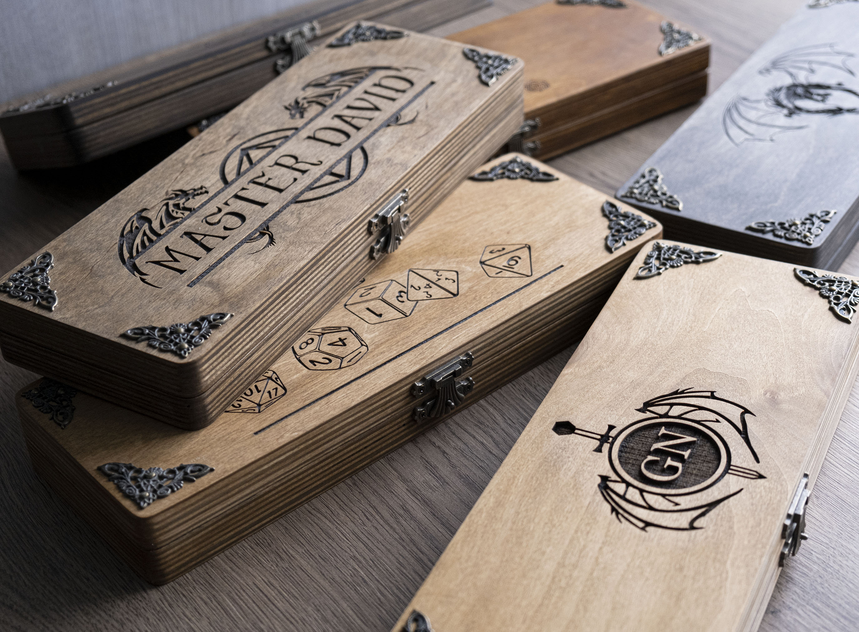 Dice Box Made With RPG Gamers in Mind Dungeons and Dragons Miniatures D ...