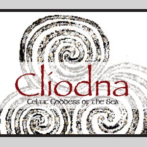 Cliodna Chalcedony Gemstone Celtic Bracelet. - Etsy