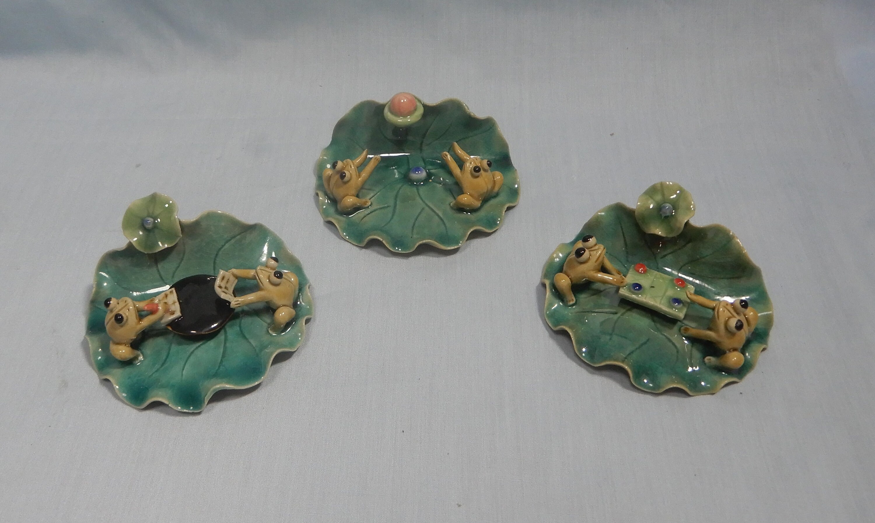 Vintage Chinese Ceramic Frog Figurines Reading Chess Basket - Etsy UK