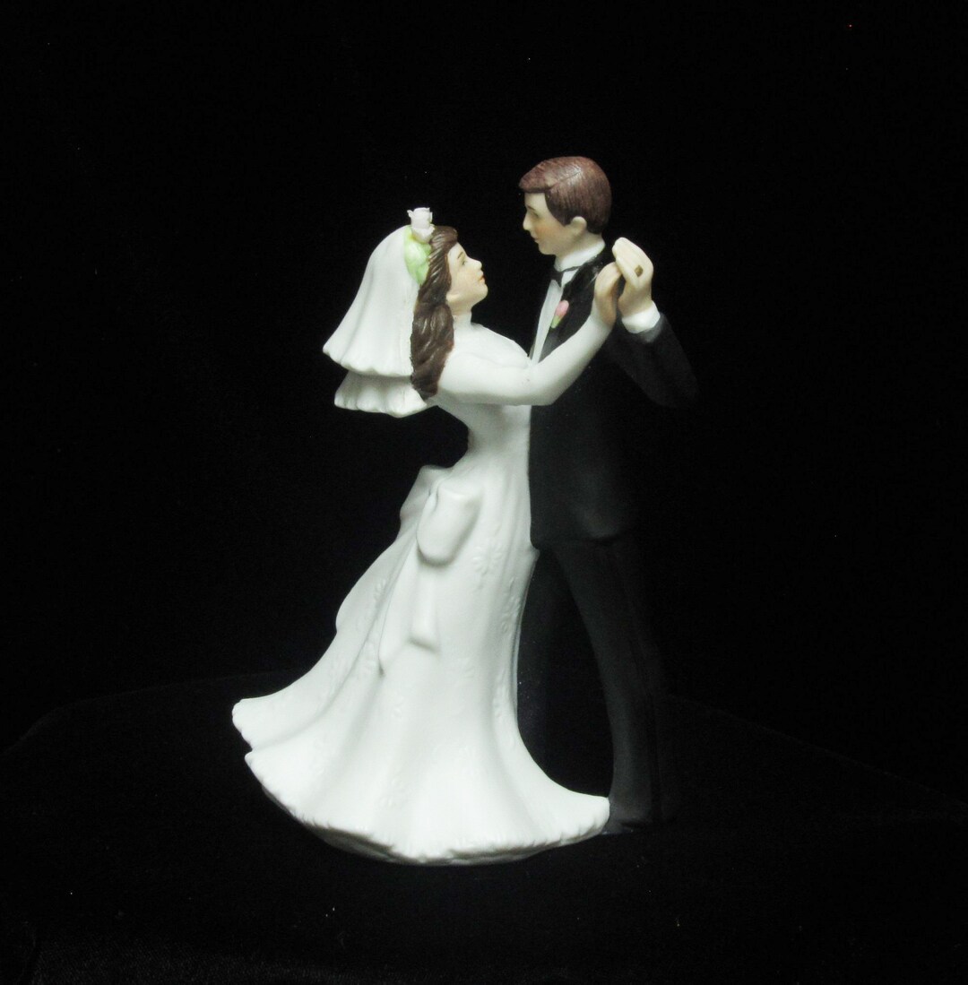 NEW Vintage Bride & Groom Dancing Wedding Cake Topper Figurine Original ...