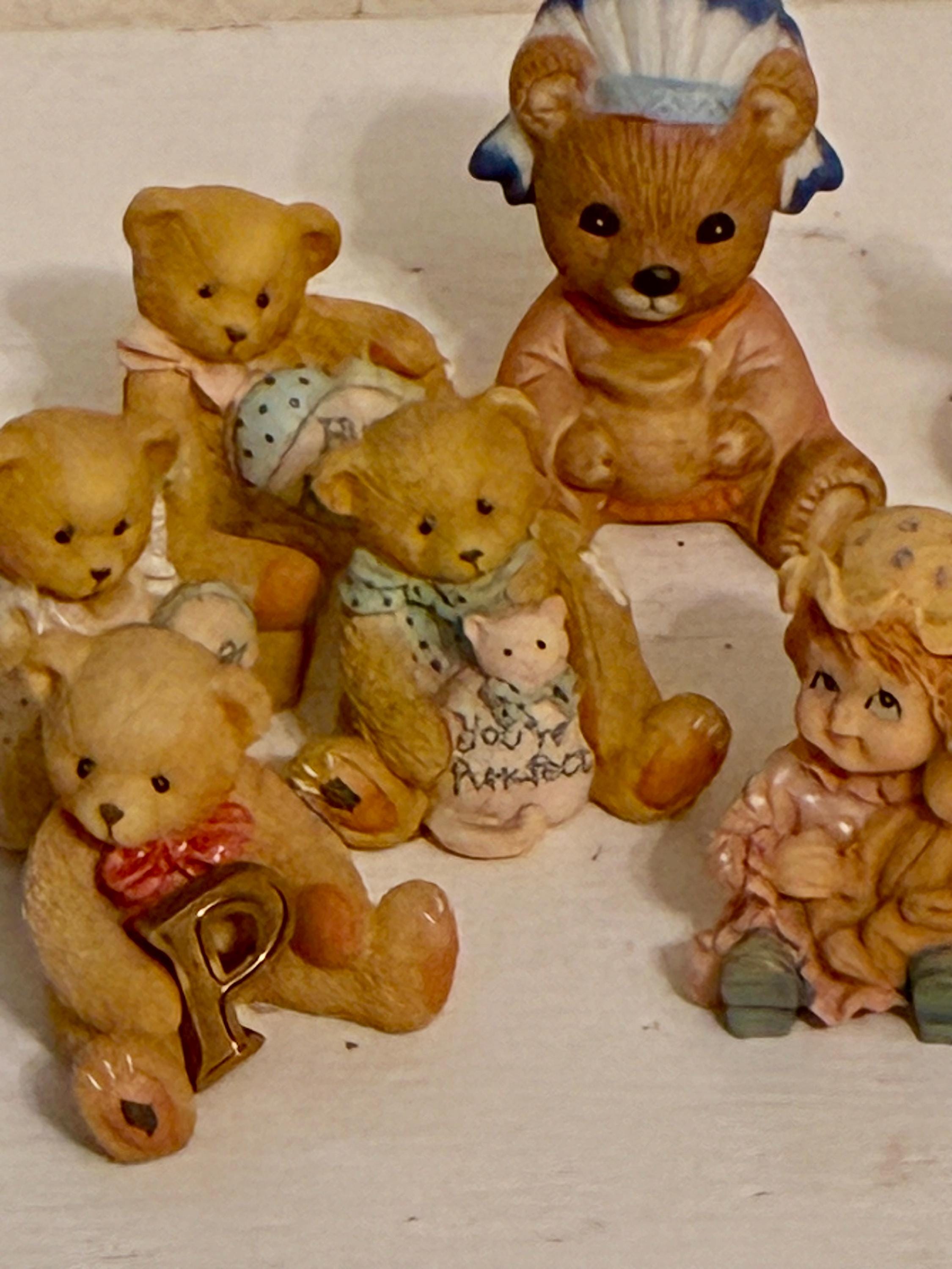 Lot Miniature Figurine Collection: Cherished Teddies, Honco Teddy ...