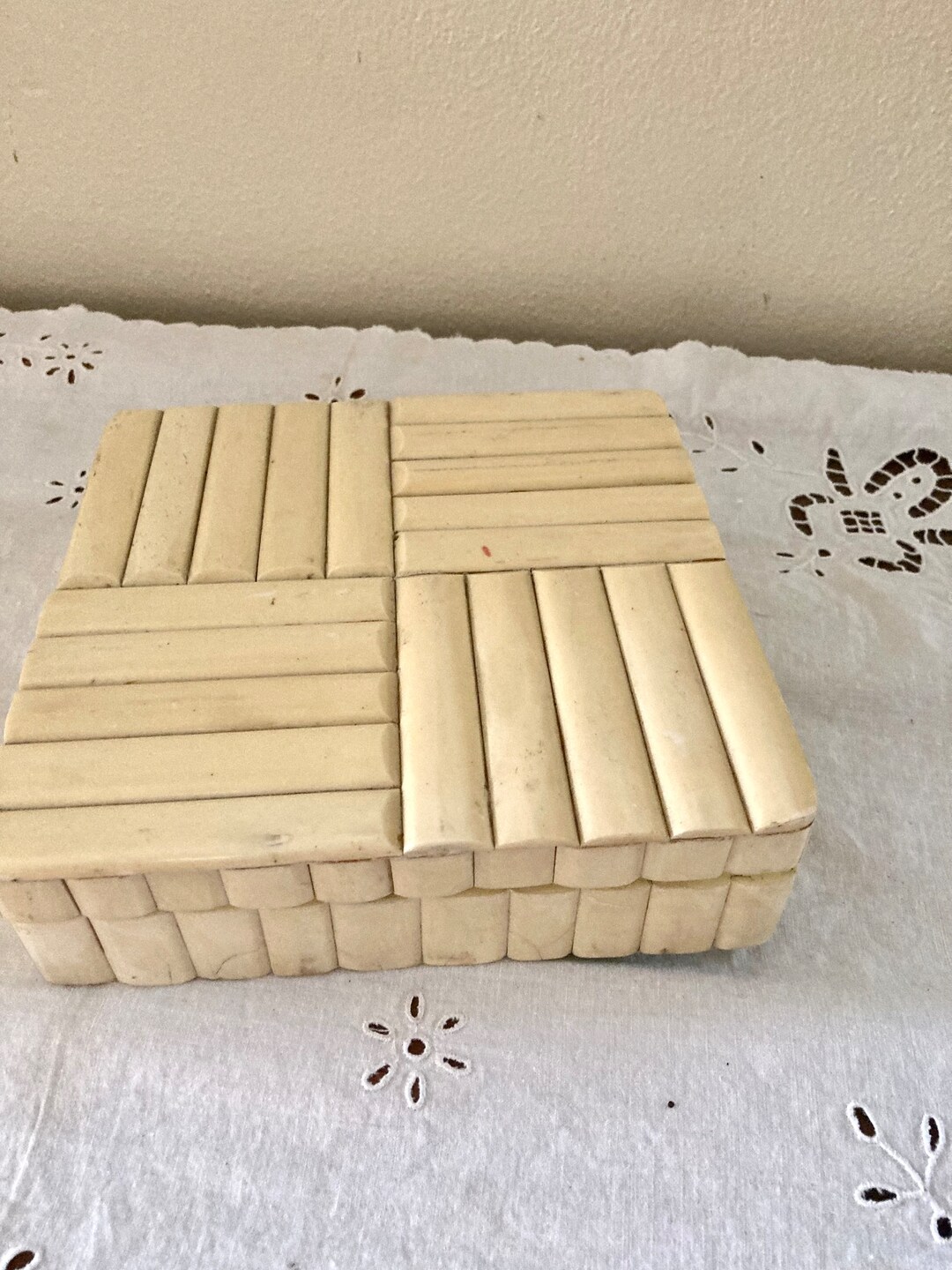 Vintage Shabby Chic Bone Inlay Jewelrybox, Midcentury Bone Tessellated ...