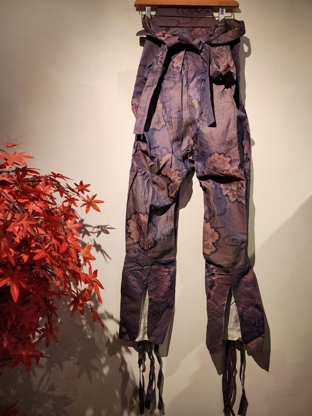 Vintage Japanese Traditional Tattsuke Hakama Pants Purple Flower Design ...