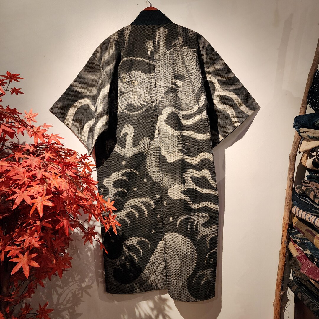 Vintage Japanese Fireman's Hanten Hand-painted Illustration of Dragon ...