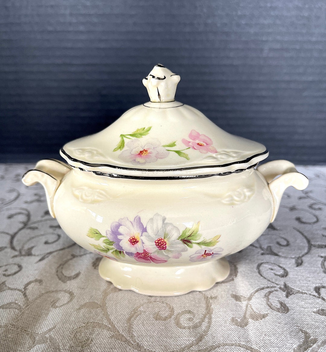 1934-disc. Homer Laughlin, Fluffy Rose Pattern. Lidded Sugar Bowl, Crm ...
