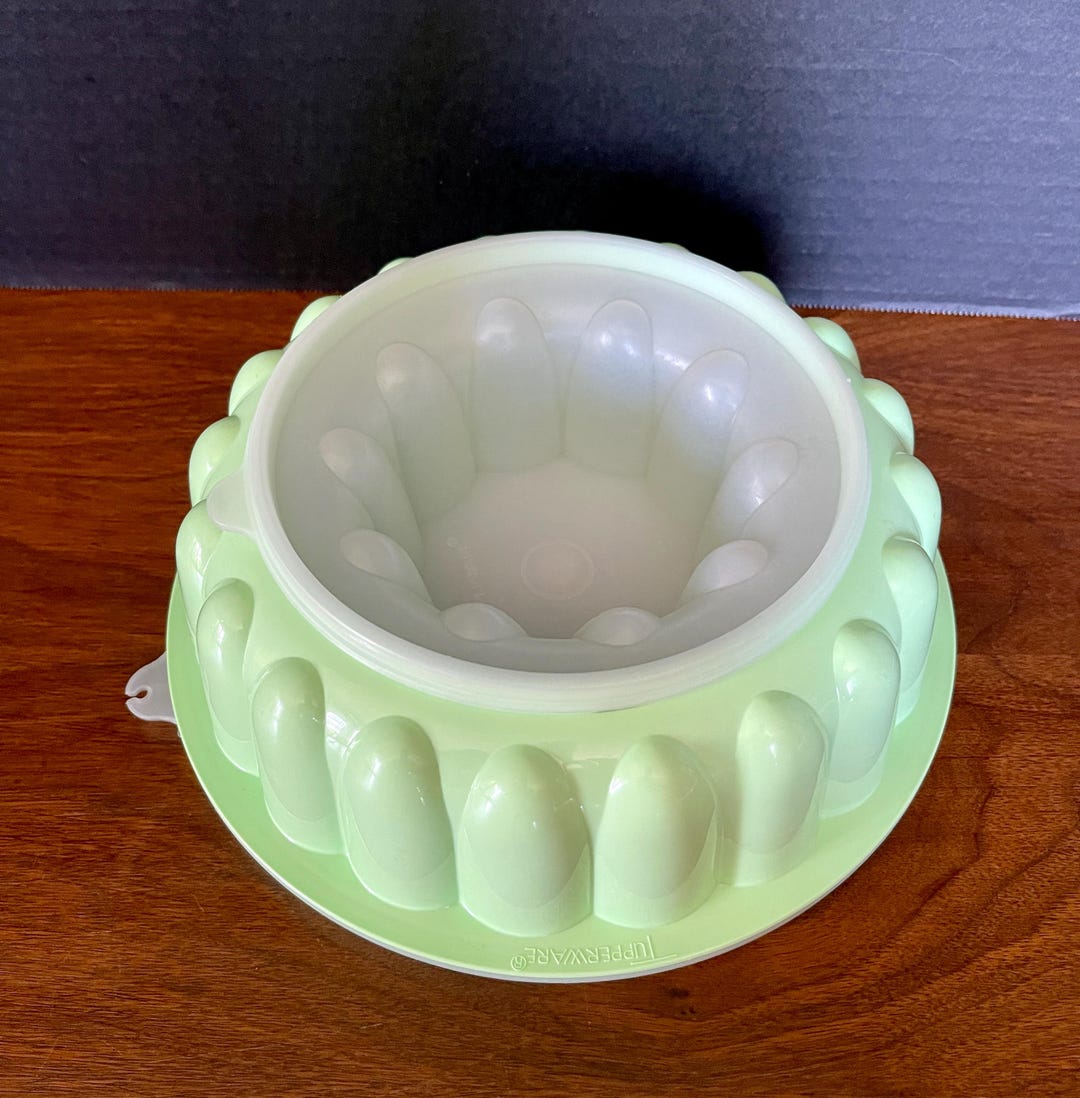 1970's Tupperware Jello Mold, Mint, Clear, 3 Pieces, Seals Fit Securely ...