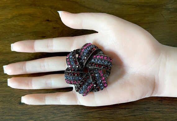 1980's Monet Rhinestone 3D Loop Ribbon Brooch, Gold T… - Gem