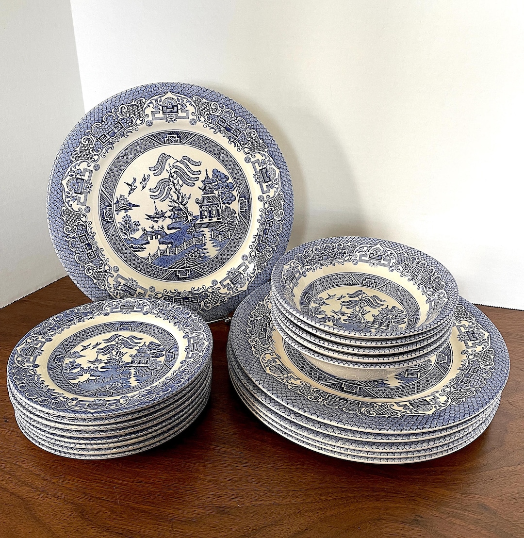 1960's EIT England "blue Willow" Ironstone, Dinner(4), Bnb Plates(8 ...