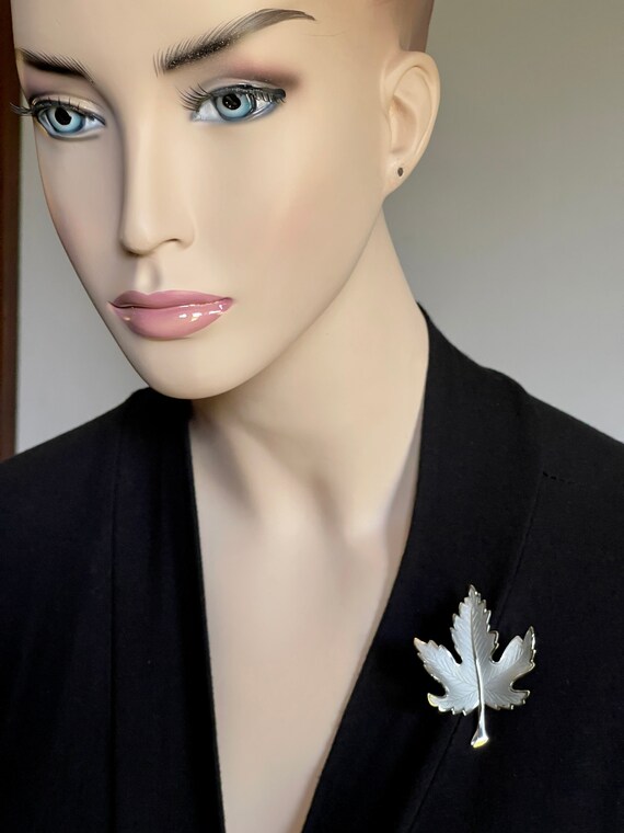 1970's Matt and Glossy Silver Tone Maple leaf brooch,… - Gem
