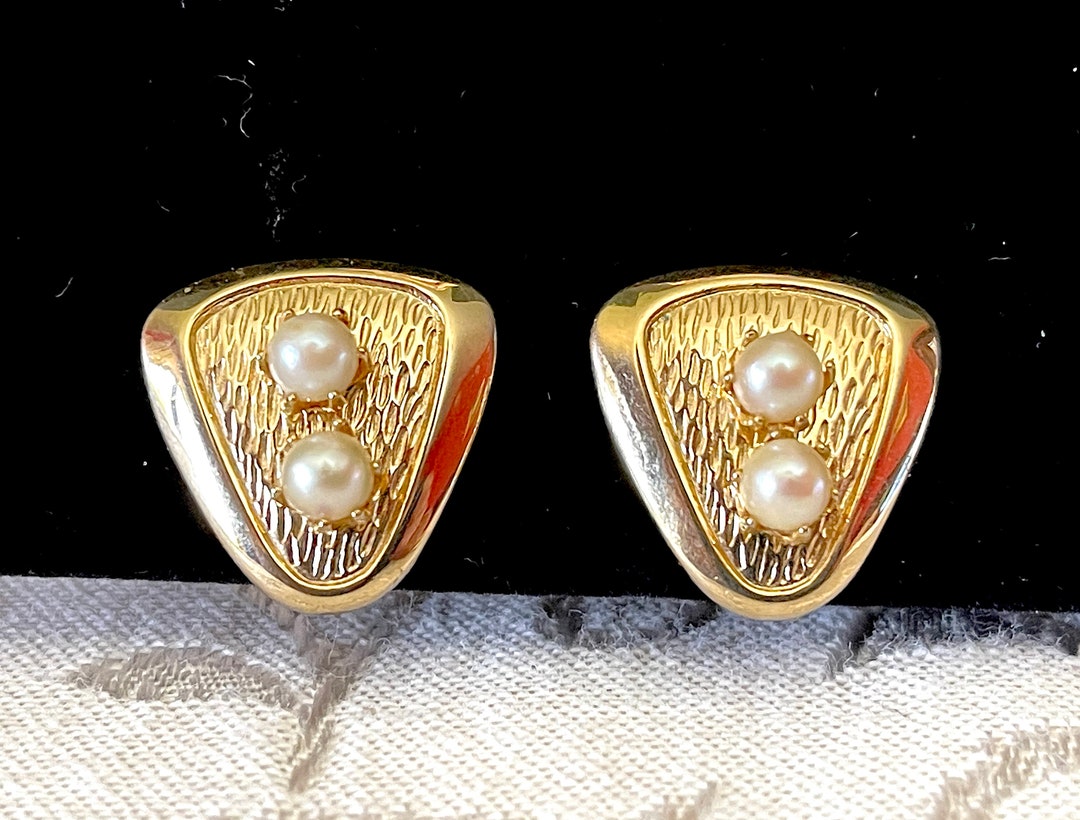 1970's Inverted Gold Tone Textured Centers W 2 Prong Set Faux Pearls ...
