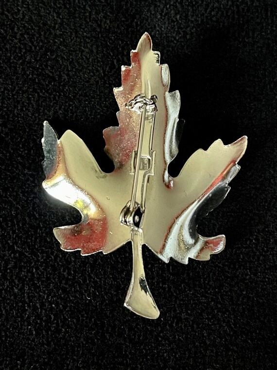 1970's Matt and Glossy Silver Tone Maple leaf brooch,… - Gem