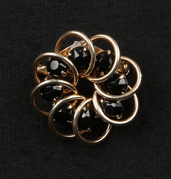 1960's Spiral Circle Pin Gold Tone Coil Encasing Pron… - Gem