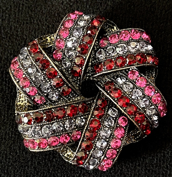 1980's Monet Rhinestone 3D Loop Ribbon Brooch, Gold T… - Gem
