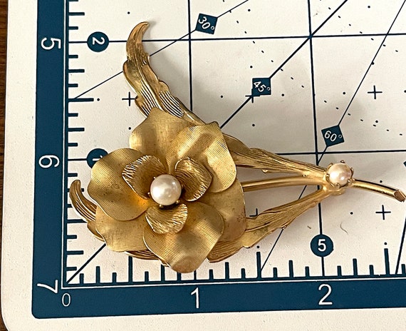 1950's Matte Gold Tone Layered Flower w Stem/Leaves B… - Gem