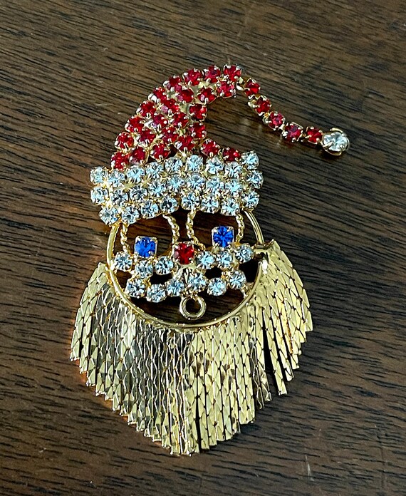 1960's Santa Brooch, 50+ Gold Tone Prong Set Rhinesto… - Gem