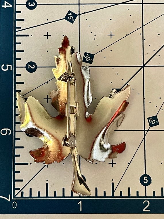 1970's Matt and Glossy Silver Tone Maple leaf brooch,… - Gem