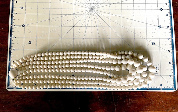 1950's-60's Graduated Heavy White Plastic Bead Stands… - Gem