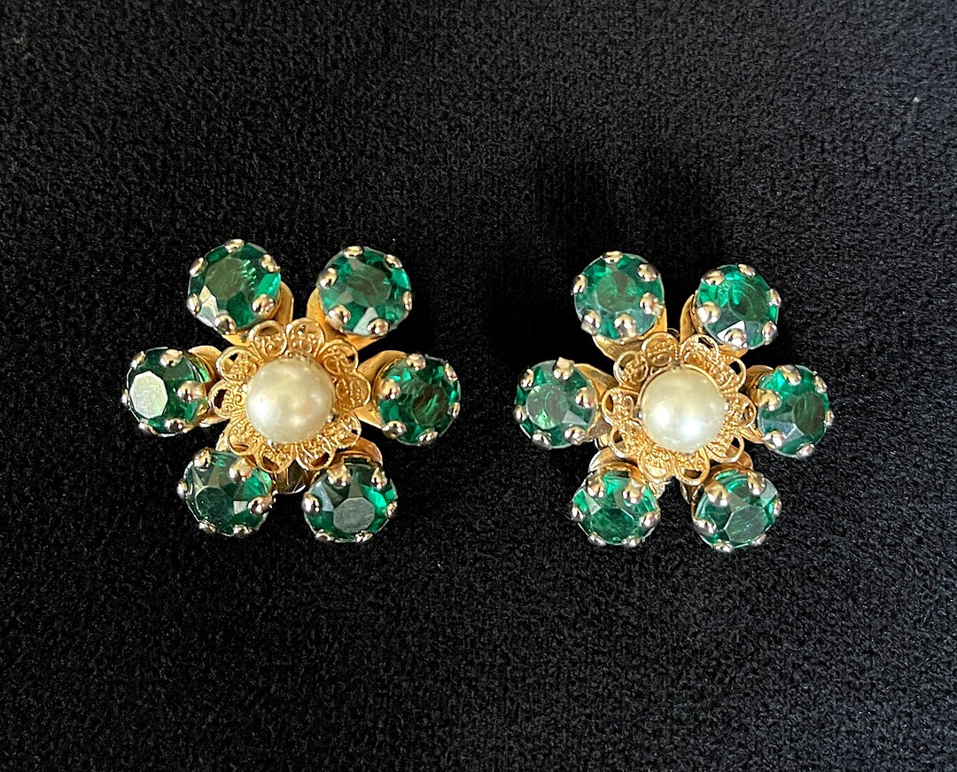 1950's Lacy Gold Tone W Prong Set Emerald Green Faceted Rhinestones and ...