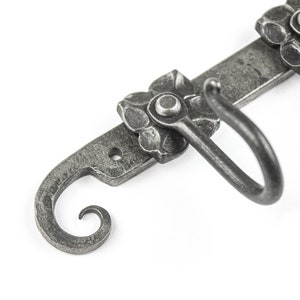 Rustic Flower Hanger | Key Rack, Jewelry Organizer | Hammered Metal ...