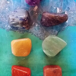 7 CHAKRA CRYSTAL Set, 7 Piece Gold Engraved Chakra Stone Reiki Set With ...