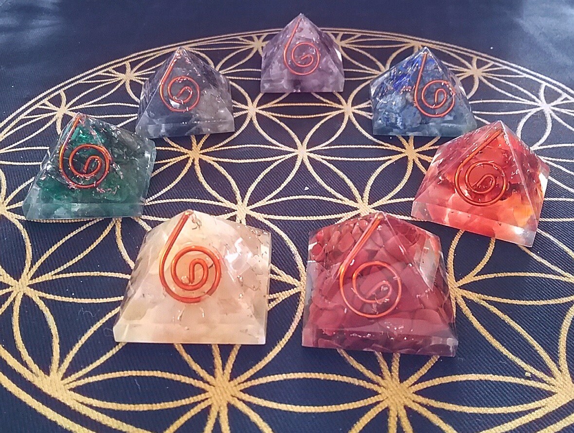 7 Pyramid Set, ORGONE PYRAMID SET, 7 Piece Chakra Crystal and Copper ...