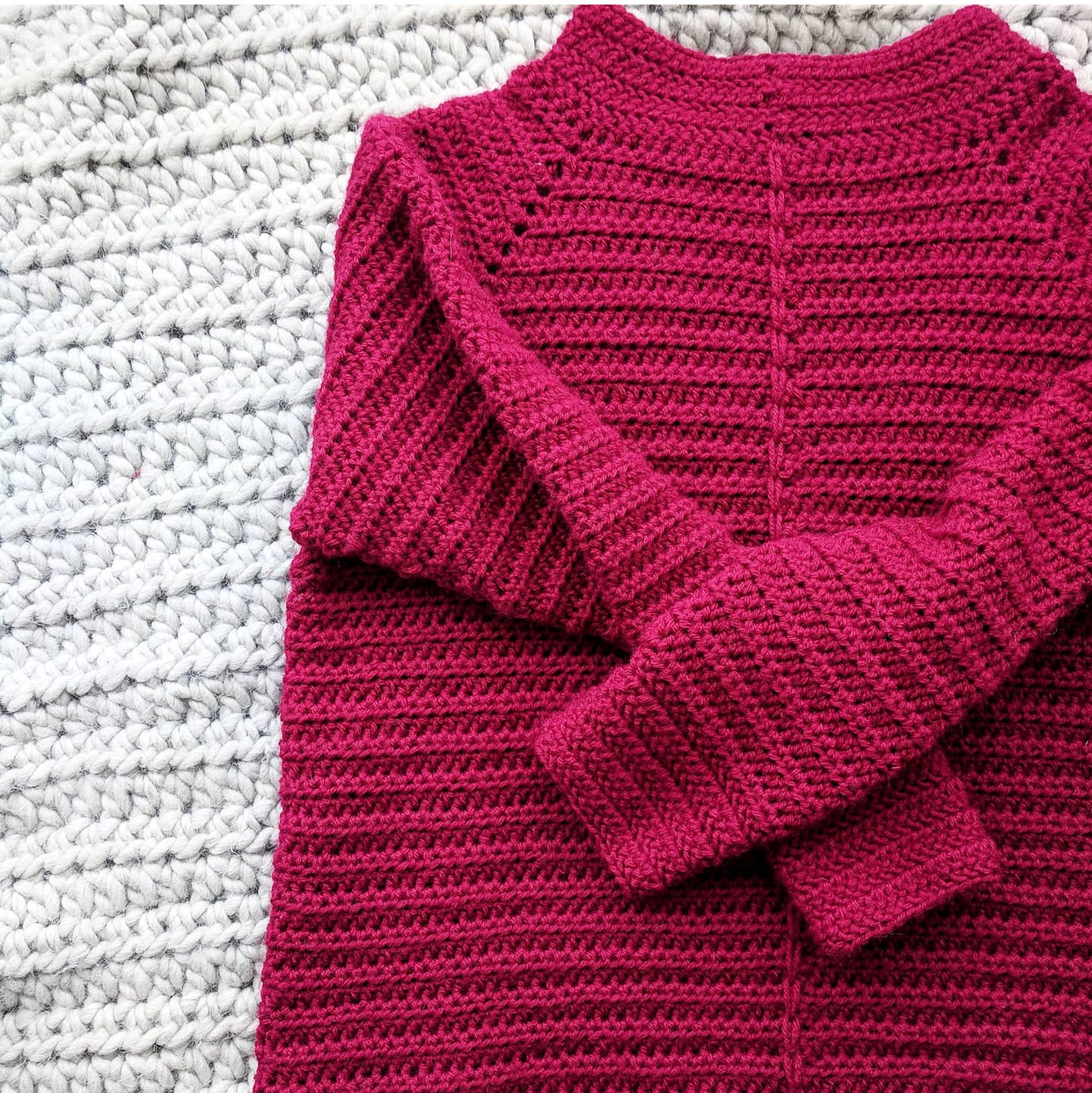 PATTERN: Hryggr Raglan | Crochet Top Down Sweater Design | Seamless ...