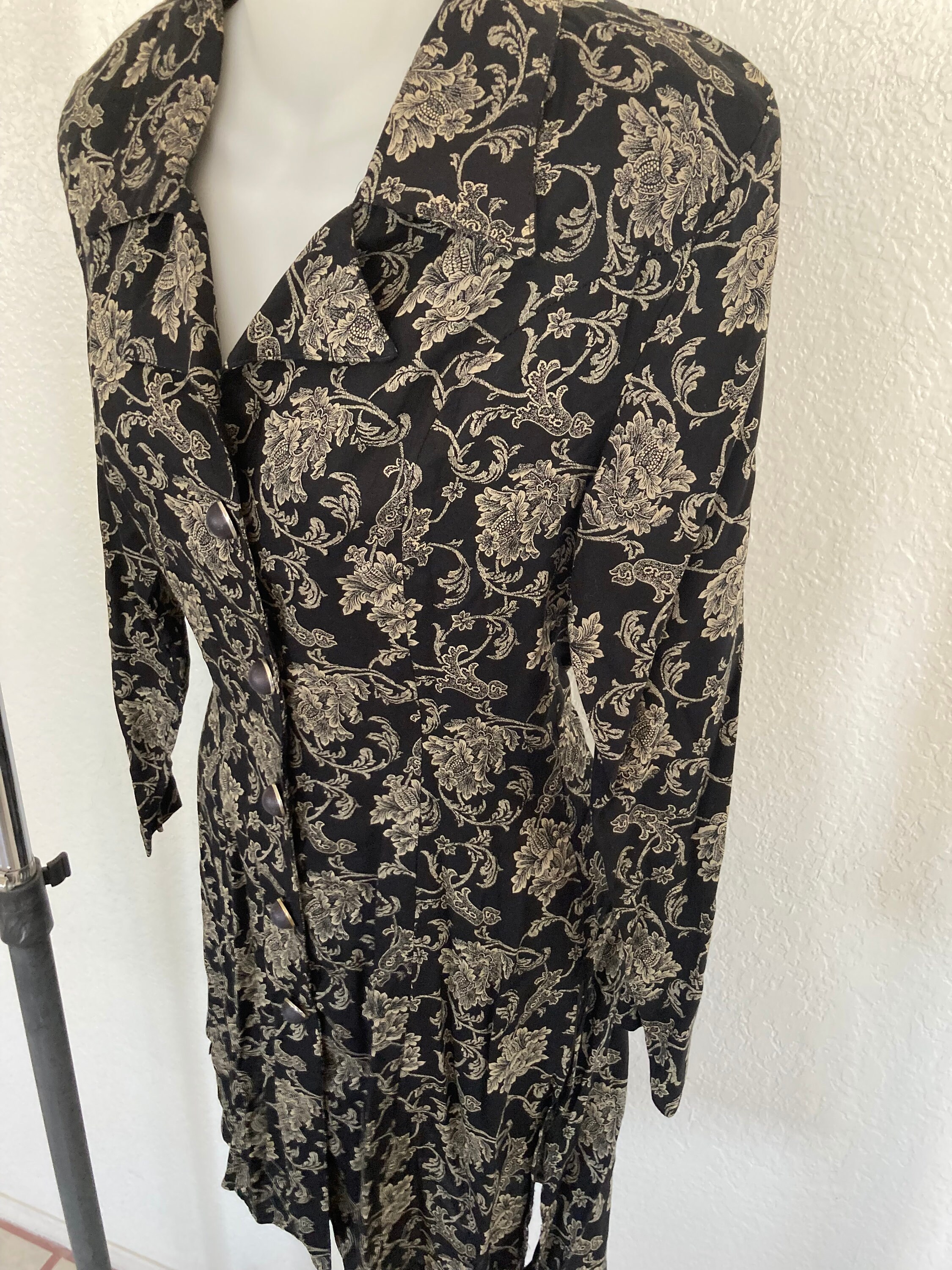 Vintage Beautiful Expose Brand Women's Golden Flower Pattern Black ...