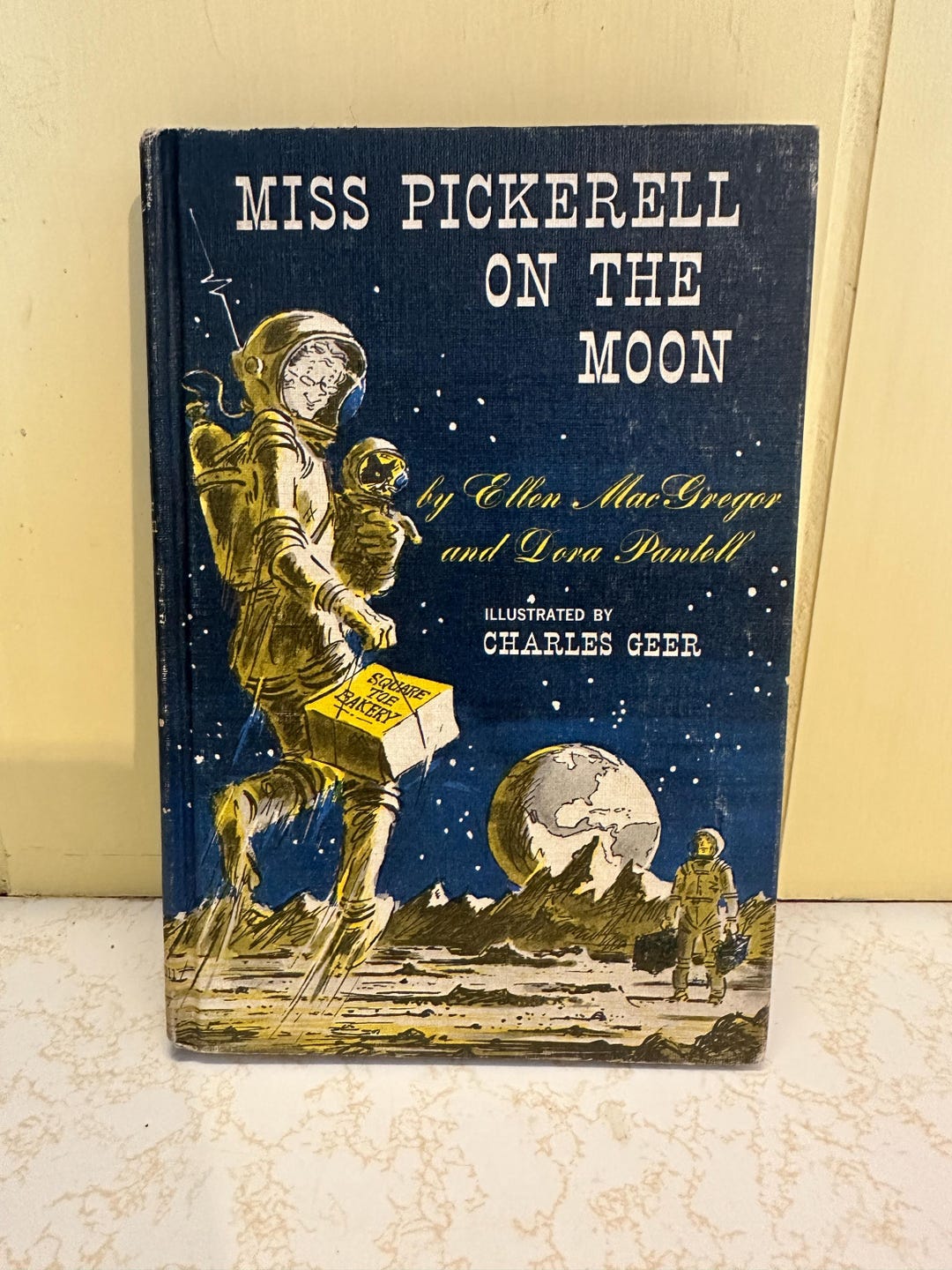 Vintage Children's Book: Miss Pickerell on the Moon by Ellen Macgregor ...