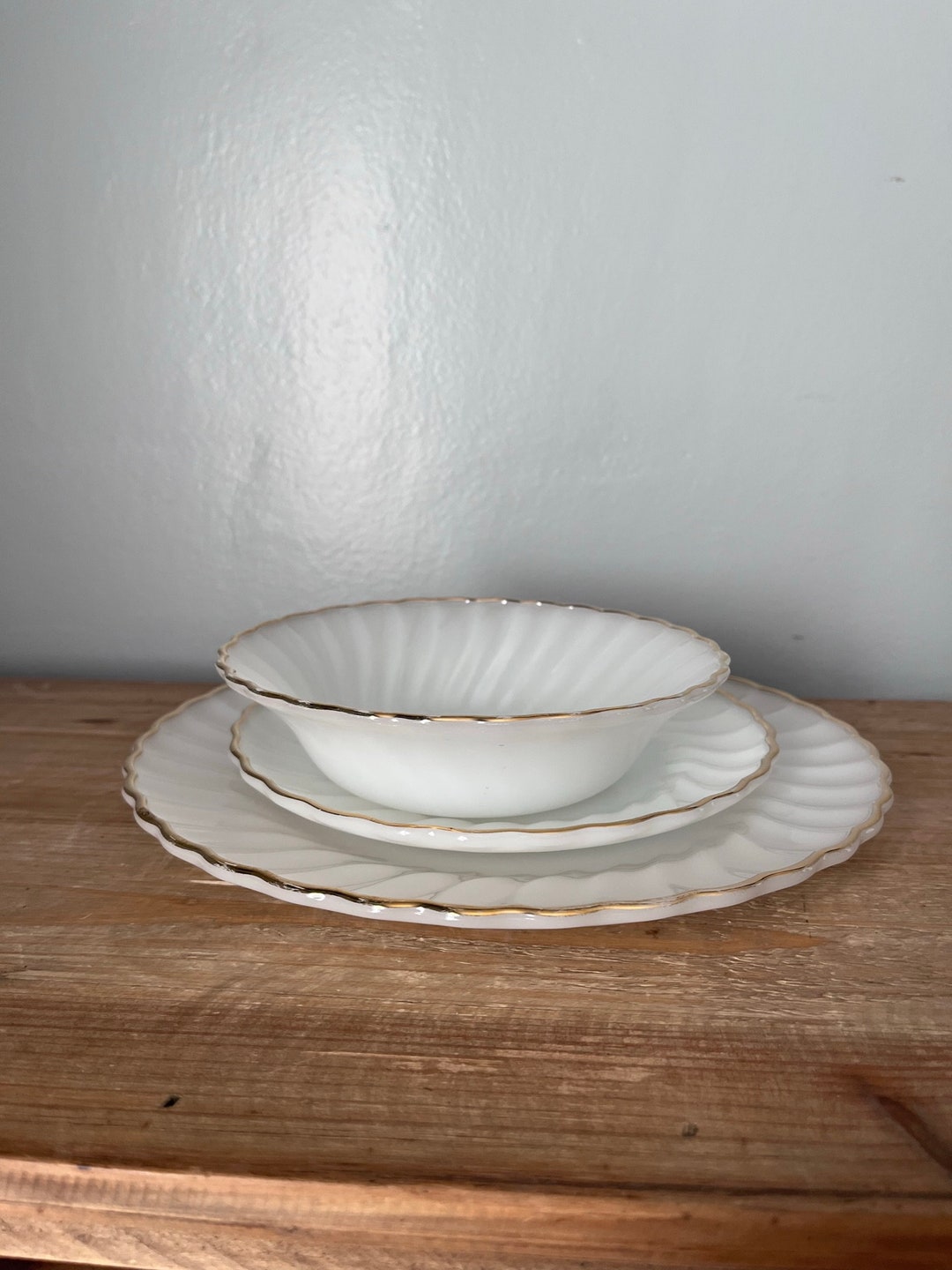 Fire King Swirl Pattern With Gold Edge Set - Etsy