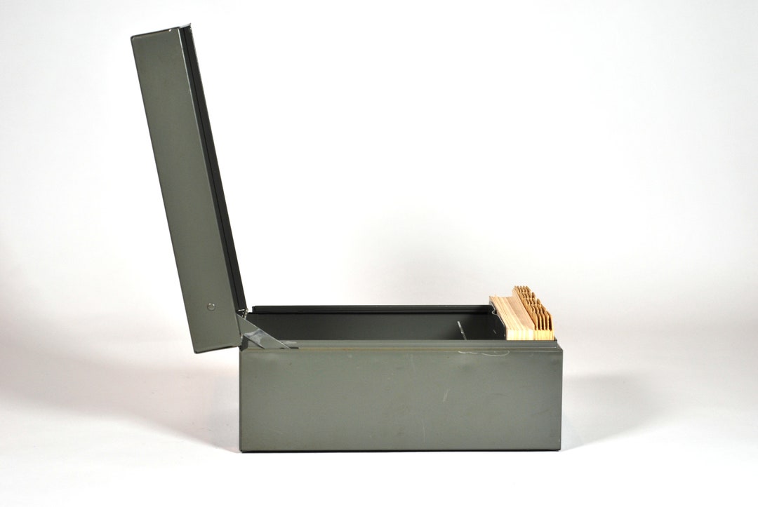 Mid-century GWS 835 Metal Hinged Card Catalog Box With Dividers and ...