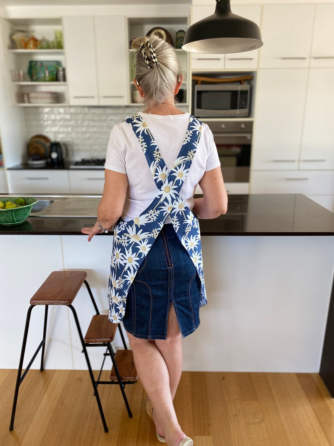 Flannel Flower Cross Back Apron. Japanese Style Kitchen Apron. Crafting ...