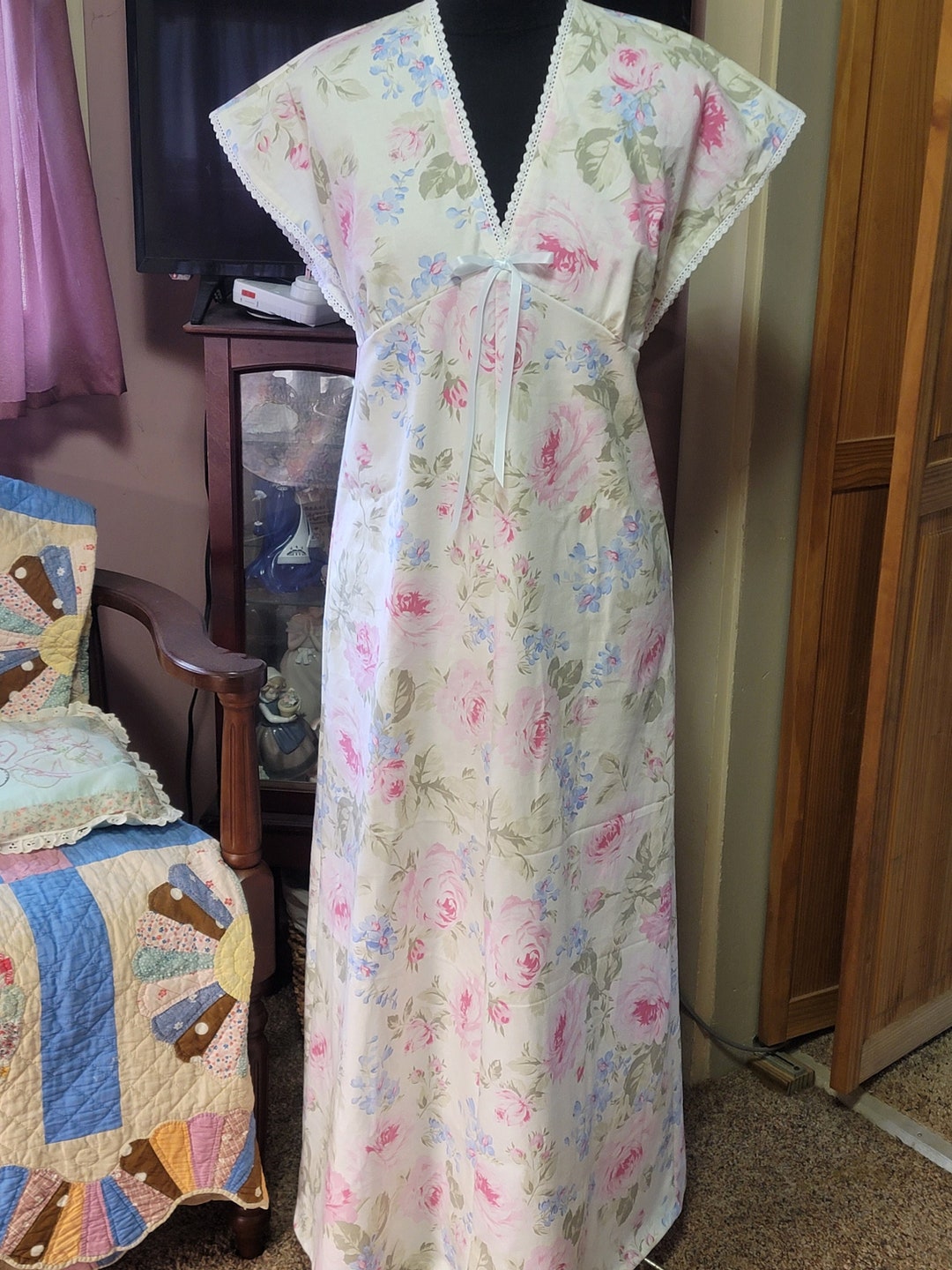 Handmade Vintage 40's-style Sheik, Simple but Elegant Nightgown ...
